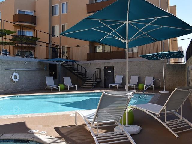 2 BR, 2 BA Apartment 17600 Burbank Boulevard Unit 106, Encino, CA 91316