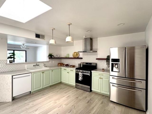 2 BR, 2 BA Apartment 17735 Kinzie Street, Los Angeles, CA 91325