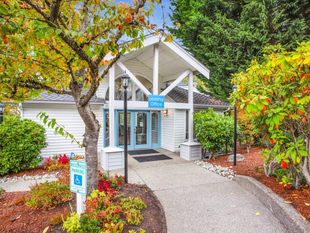 2 BR, 2 BA Apartment 17735 105th Place Southeast Unit M 303, Renton, WA 98055