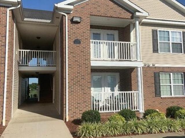 2 BR, 2 BA Apartment 179 Enterprise Ct, Unit 108, Bowling Green, KY 42101