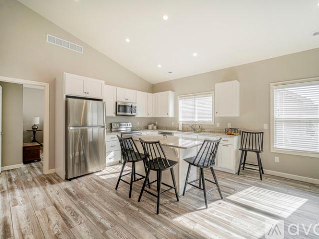 2 BR, 2 BA Apartment 179 Lakeshore Ct, Columbiana, OH 44408