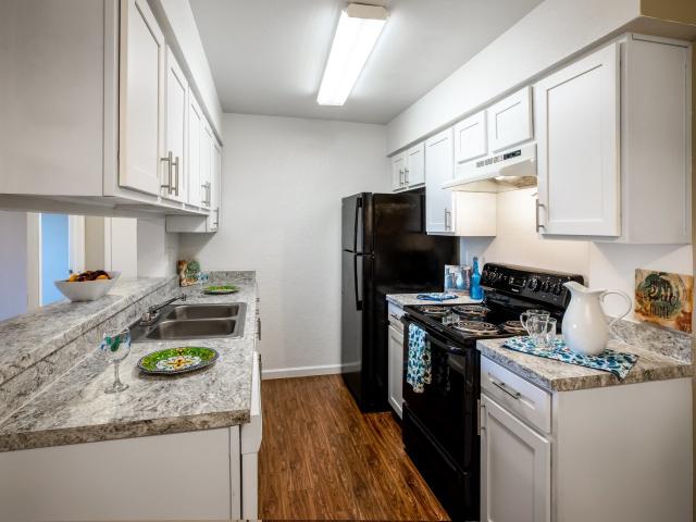 2 BR, 2 BA Apartment 1800 E Stassney Ln Unit 08806, Austin, TX 78744