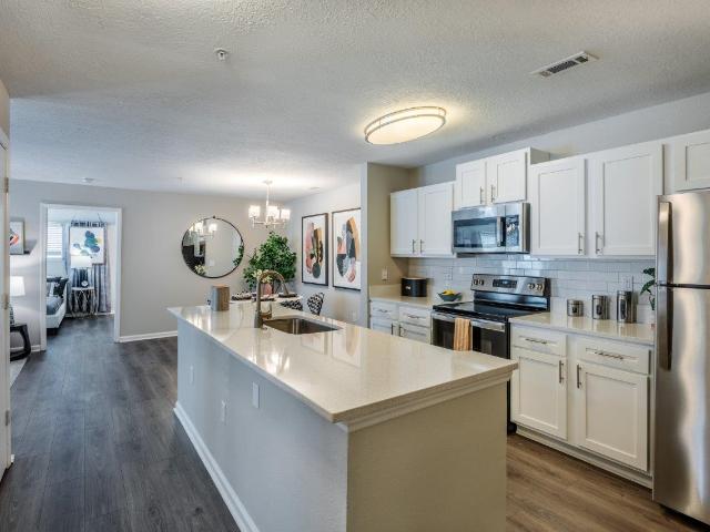 2 BR, 2 BA Apartment 1800 Southpoint Crossing Dr Unit 0433, Durham, NC 27713