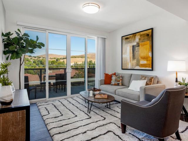 2 BR, 2 BA Apartment 1801 Los Feliz Drive Unit 204, Thousand Oaks, CA 91362