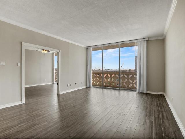 2 BR, 2 BA Apartment 1801 Lavaca Street, Austin, TX 78701