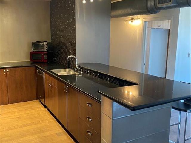 2 BR, 2 BA Apartment 1801 Lavaca Street, Austin, TX 78701