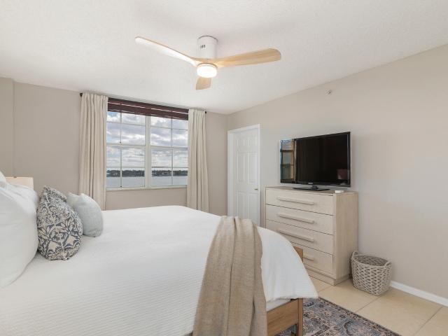 2 BR, 2 BA Apartment 1801 North Flagler Drive, West Palm Beach, FL 33407