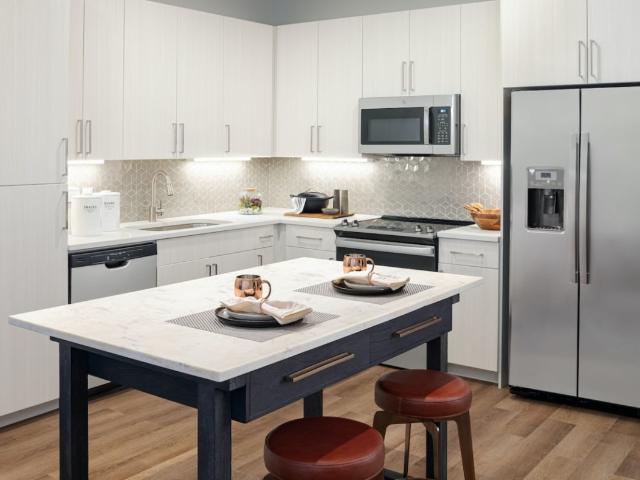 2 BR, 2 BA Apartment 1801 Summit Avenue Unit 6207, Lewisville, TX 75077