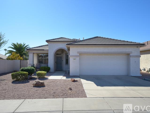 2 BR, 2 BA Apartment 18027 W Udall Dr, Surprise, AZ 85374