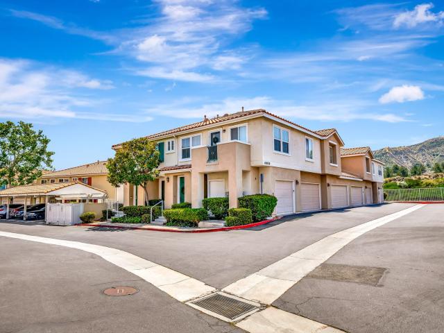 2 BR, 2 BA Apartment 18038 Flynn Dr, Canyon Country, CA 91387