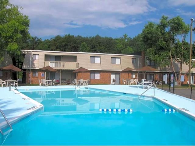 2 BR, 2 BA Apartment 1805 Franciscan Drive Unit 1925 H, Winston Salem, NC 27127