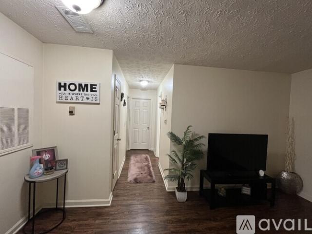 2 BR, 2 BA Apartment 1808 State Street, Unit 305, Nashville, TN 37203