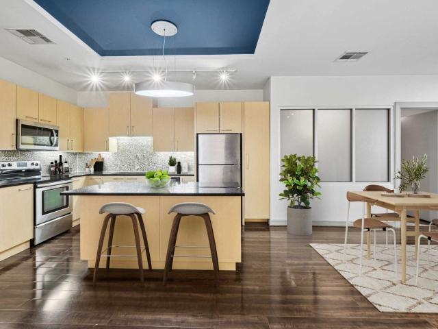 2 BR, 2 BA Apartment 1810 Commerce Street Unit C 0302, Dallas, TX 75201