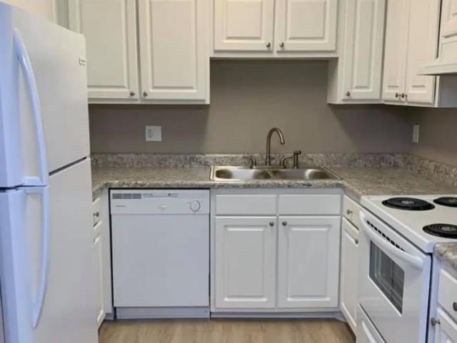 2 BR, 2 BA Apartment 1811 W Lakeview Drive Unit 1811 B B10, Johnson City, TN 37601