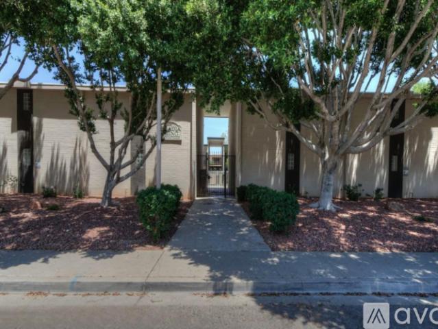 2 BR, 2 BA Apartment 1828 W Tuckey Ln, Unit 7, Phoenix, AZ 85015