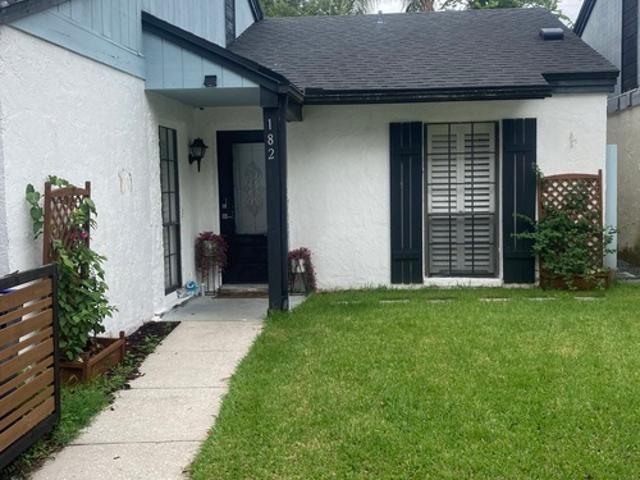 2 BR, 2 BA Apartment 182 Bermuda Court, Palm Valley, FL 32082