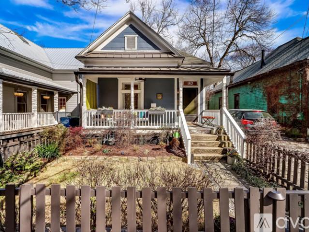 2 BR, 2 BA Apartment 182 Estoria St SE, Atlanta, GA 30316