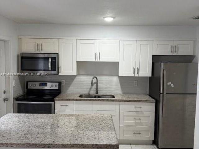2 BR, 2 BA Apartment 1831 Jefferson Street, Hollywood, FL 33020