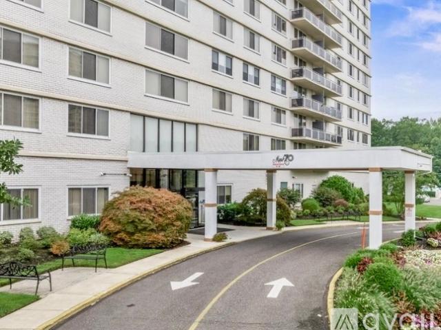 2 BR, 2 BA Apartment 1840 Frontage Road, Unit Mark 70 Unit 605, Cherry Hill Township, NJ 08034