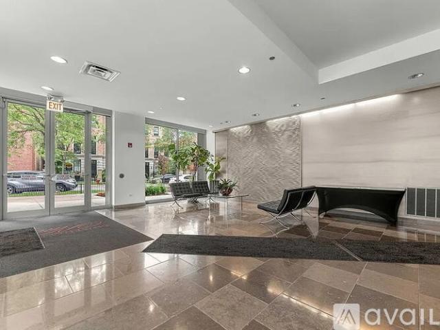 2 BR, 2 BA Apartment 1841 South Calumet Avenue, Chicago, IL 60616