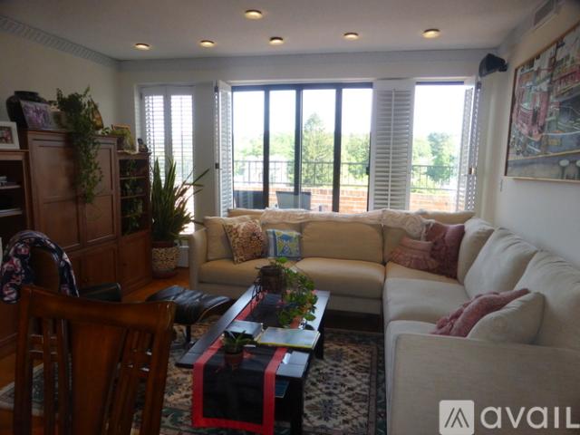 2 BR, 2 BA Apartment 1850 Beacon Street, Unit 604, Brookline, MA 02445