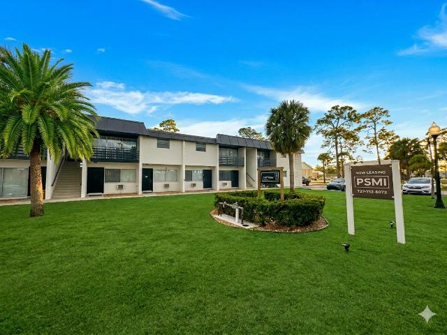 2 BR, 2 BA Apartment 1852 Golf View Ave, Fort Myers, FL 33901