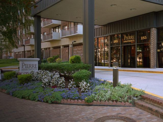 2 BR, 2 BA Apartment 185 Prospect Avenue Unit 10H, Hackensack, NJ 07601