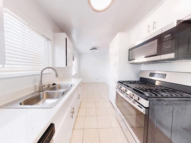 2 BR, 2 BA Apartment 1863 10th Street Unit 031#L, Santa Monica, CA 90404