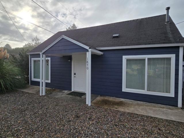 2 BR, 2 BA Apartment 1870 SE 3rd St, Lincoln City, OR 97367
