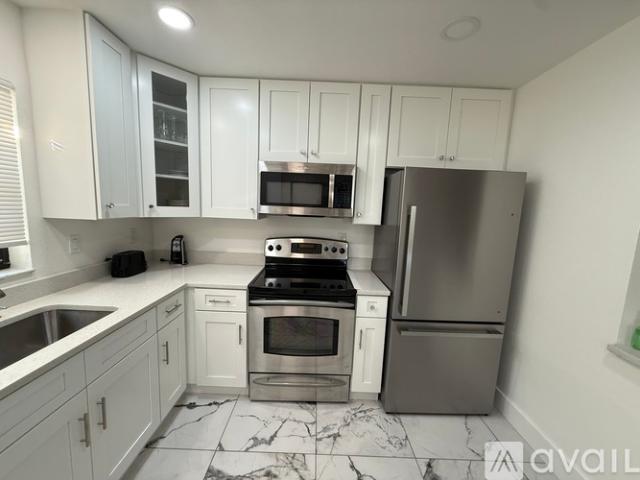 2 BR, 2 BA Apartment 188 Boundary Blvd, Unit B, Rotonda West, FL 33947