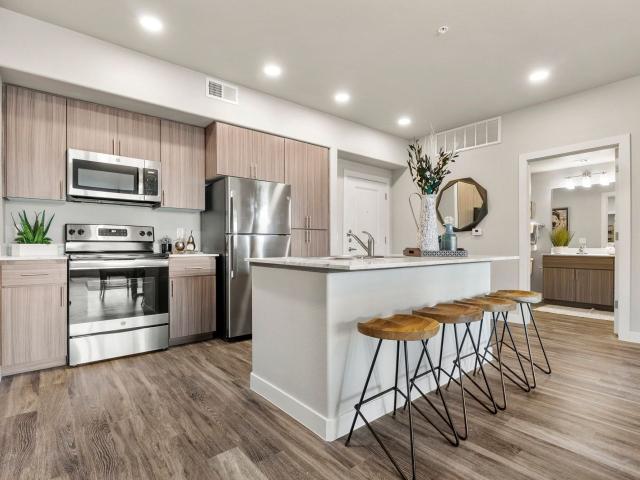 2 BR, 2 BA Apartment 1890 South Country Club Way Unit 1013, Tempe, AZ 85282