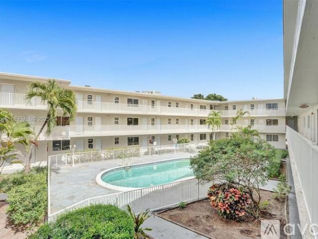 2 BR, 2 BA Apartment 1895 Venice Park Dr, Unit 16b, North Miami, FL 33181