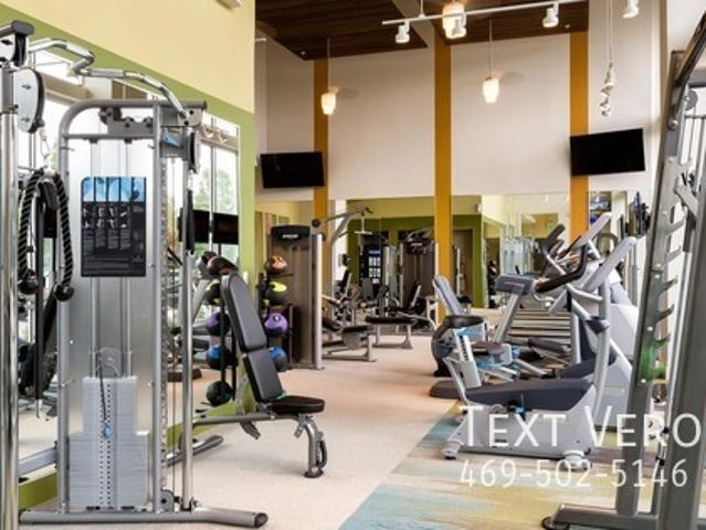 2 BR, 2 BA Apartment 1900 Simond Ave, Austin, TX 78723