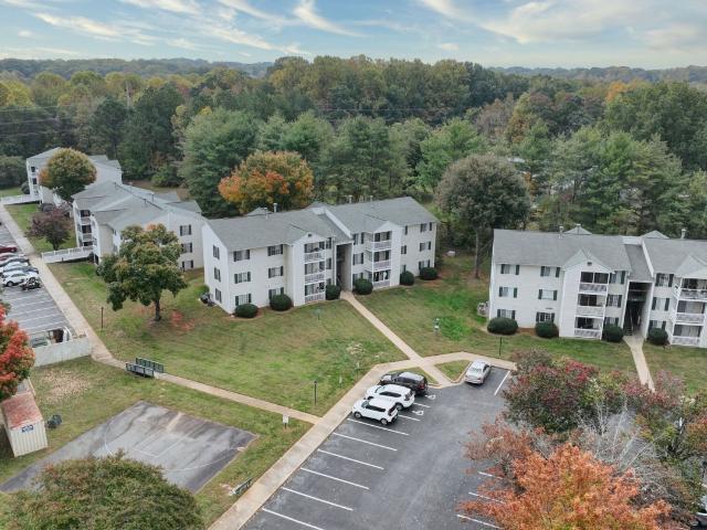2 BR, 2 BA Apartment 1901 Falcon Point Drive Southwest, Unit J, Winston Salem, NC 27127