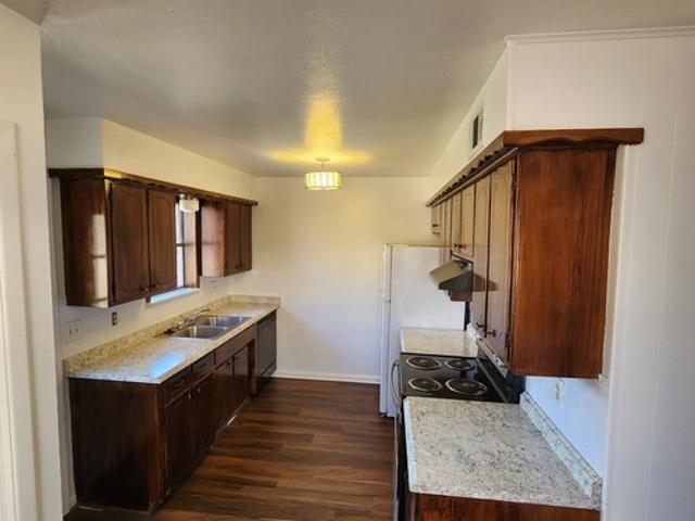 2 BR, 2 BA Apartment 1901 W Shields Dr, Unit 1901, Sherman, TX 75092