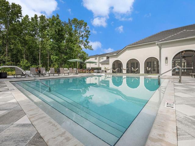 2 BR, 2 BA Apartment 1906 Griffin Road Unit 305, Lakeland, FL 33810