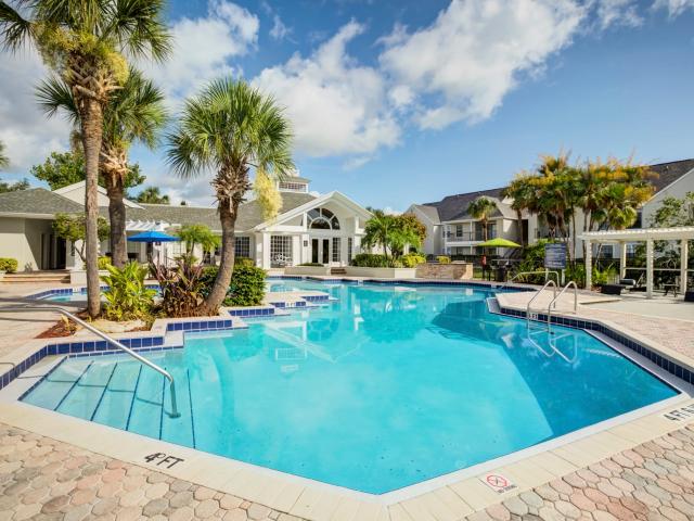 2 BR, 2 BA Apartment 190 112th Avenue North Unit 1001, Saint Petersburg, FL 33716