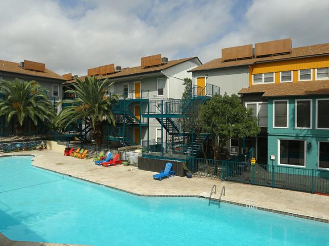 2 BR, 2 BA Apartment 1914 Willow Creek Dr, Austin, TX 78741