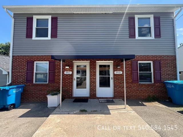 2 BR, 2 BA Apartment 1915 Wallace Avenue, Roanoke, VA 24012