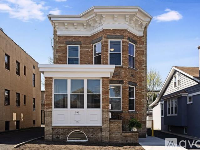 2 BR, 2 BA Apartment 191 Franklin St, Unit 1, Secaucus, NJ 07094