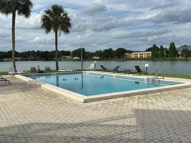 2 BR, 2 BA Apartment 1920 E Edgewood Dr, Lakeland, FL 33803