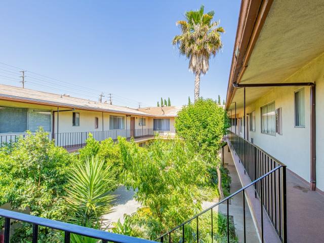 2 BR, 2 BA Apartment 19236 19248 Parthenia Street Unit 111, Northridge, CA 91324
