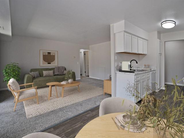 2 BR, 2 BA Apartment 19276 Merriman Road Unit 19136, Livonia, MI 48152