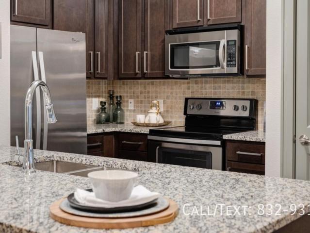 2 BR, 2 BA Apartment 19300 Ella Blvd, Spring, TX 77388