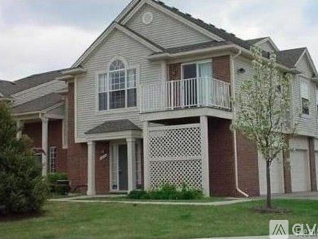 2 BR, 2 BA Apartment 1932 Flagstone Circle, Unit Flagstone, Rochester, MI 48307