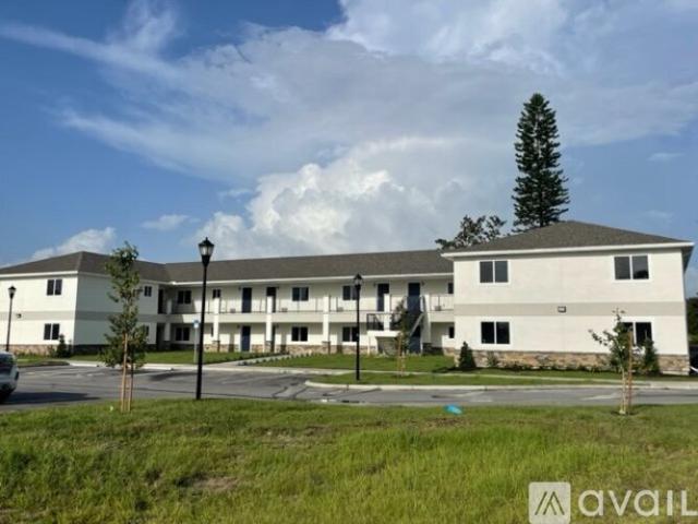 2 BR, 2 BA Apartment 1935 Ave O SW, Unit 201, Winter Haven, FL 33880