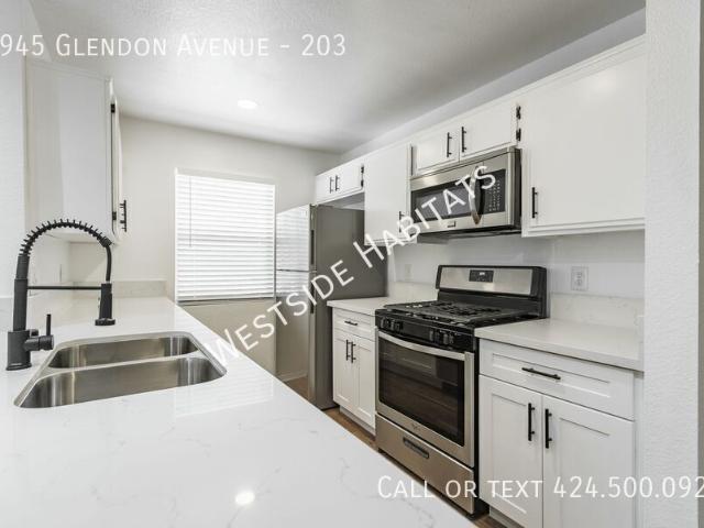 2 BR, 2 BA Apartment 1945 Glendon Avenue, Los Angeles, CA 90025