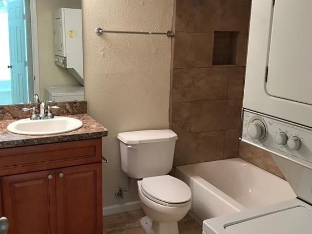 2 BR, 2 BA Apartment 1947 Greenbriar Colony Drive, Houston, TX 77032