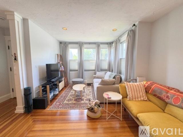 2 BR, 2 BA Apartment 194 Watertown St, Unit 1, Watertown, MA 02472