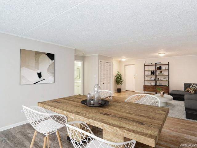 2 BR, 2 BA Apartment 195 Mount Lebanon Blvd. Unit 208, Pittsburgh, PA 15228
